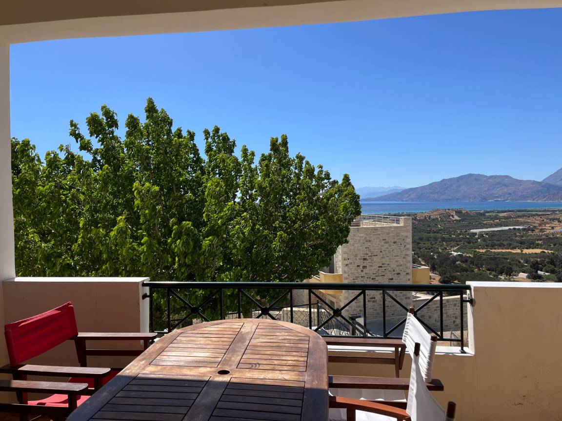 99 M² Apartment ∙ 3 Bedrooms ∙ 5 Guests - Pitsidia