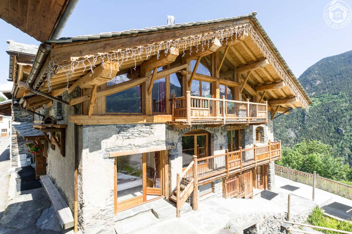 195 M² Gîte ∙ 6 Bedrooms ∙ 15 Guests - Savoie