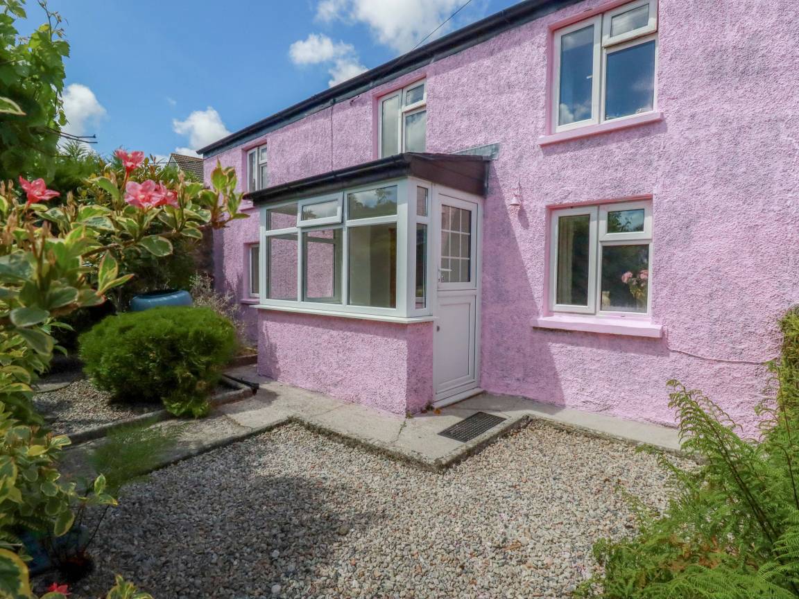Cottage ∙ 4 Bedrooms ∙ 6 Guests - St Austell