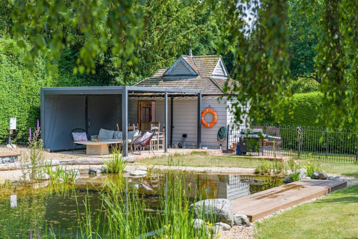 Apartment ∙ 2 Bedrooms ∙ 3 Guests - Suffolk