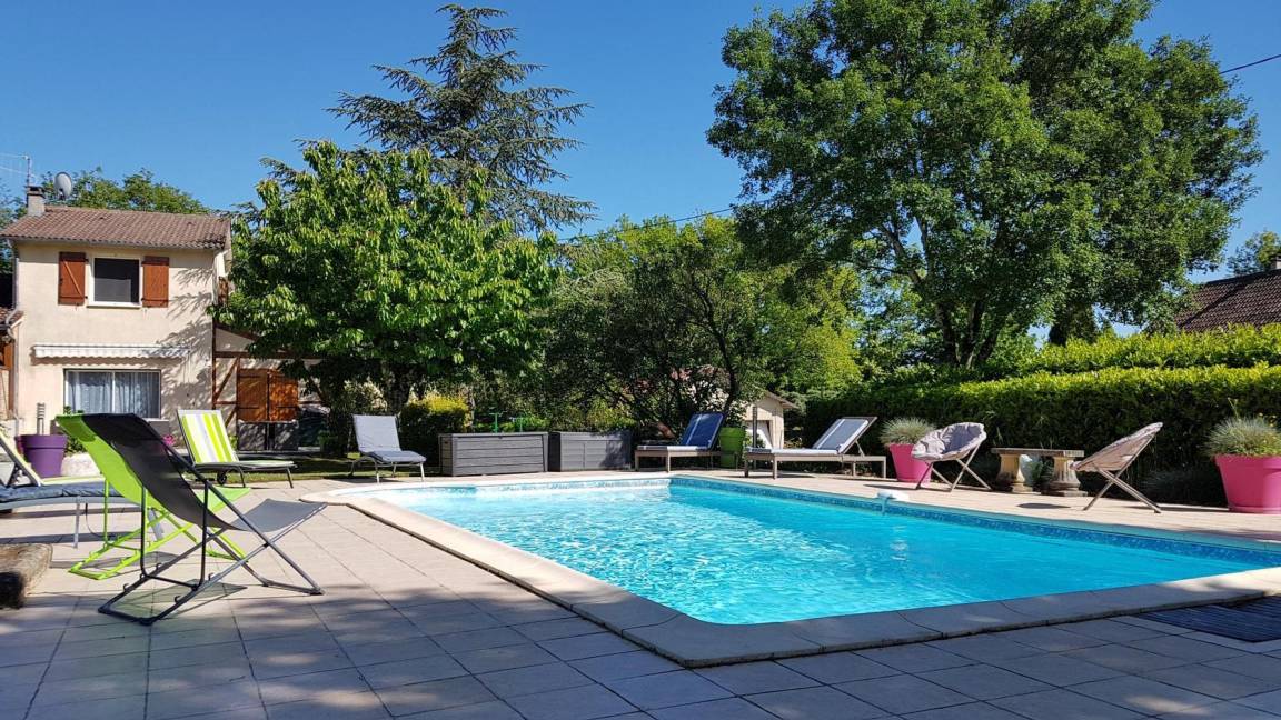 102 M² Gîte ∙ 3 Chambres ∙ 8 Personnes - Figeac