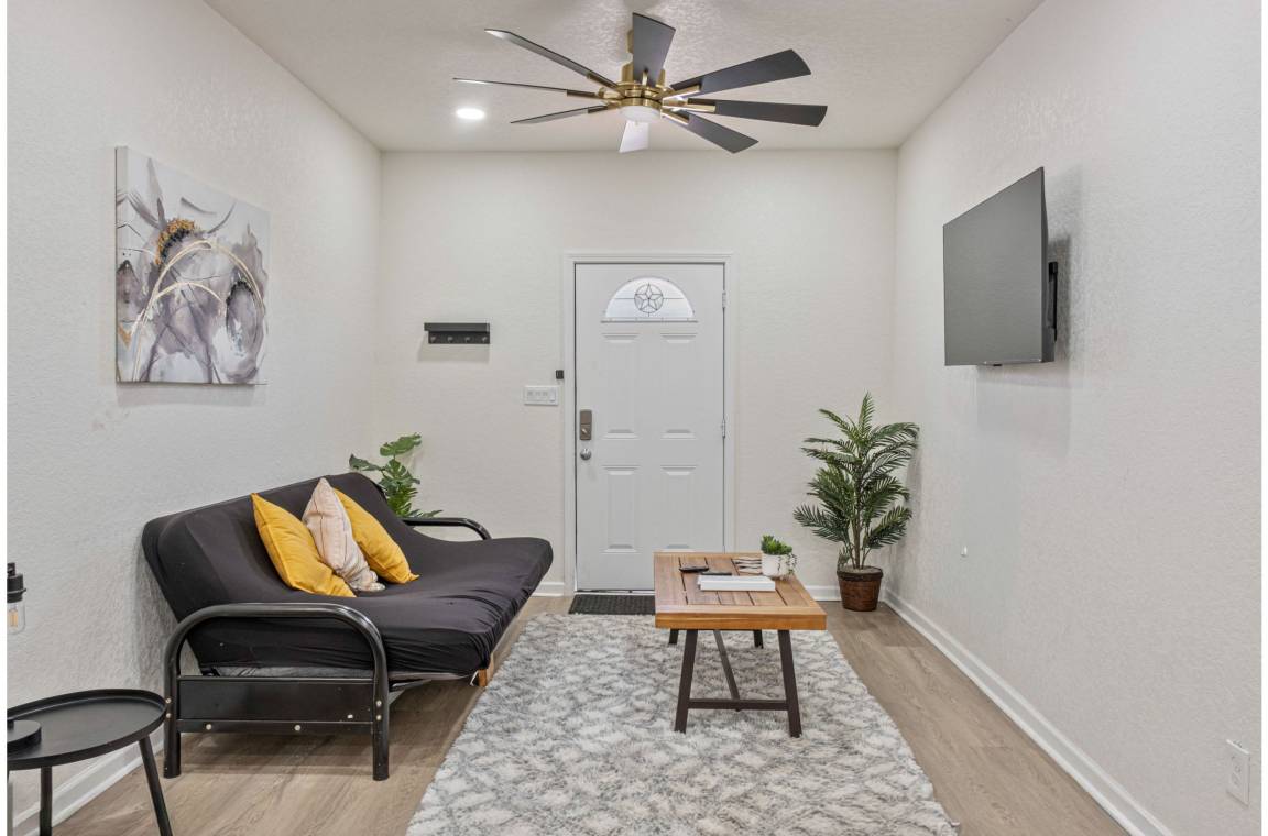 75 M² Apartment ∙ 2 Bedrooms ∙ 7 Guests - San Antonio, TX