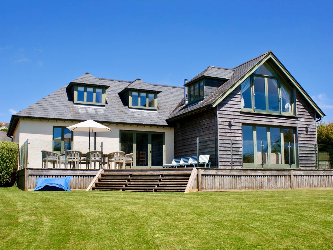 Cottage ∙ 6 Bedrooms ∙ 12 Guests - Salcombe