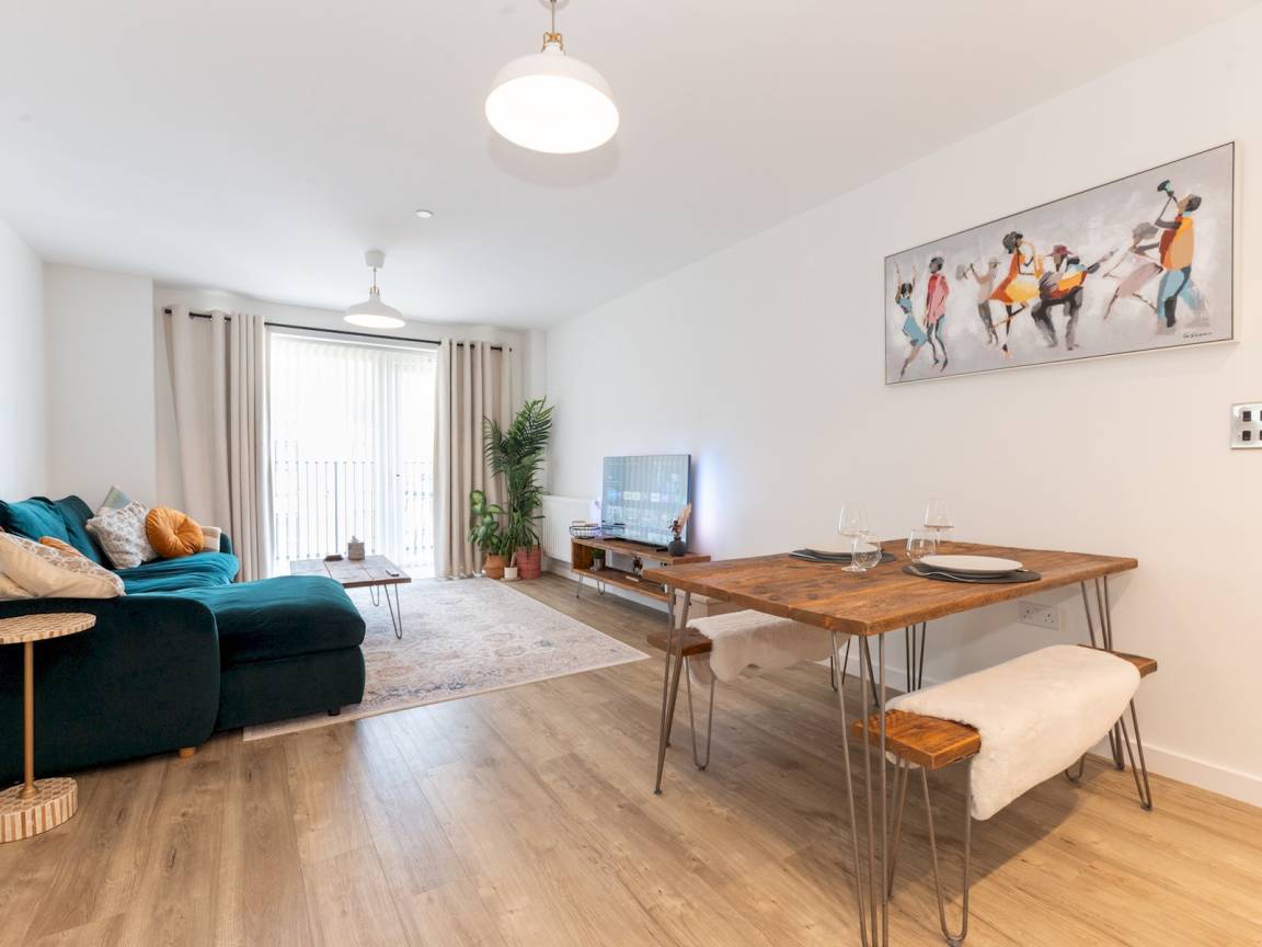 56 M² Apartment ∙ 1 Bedroom ∙ 4 Guests - Ilford