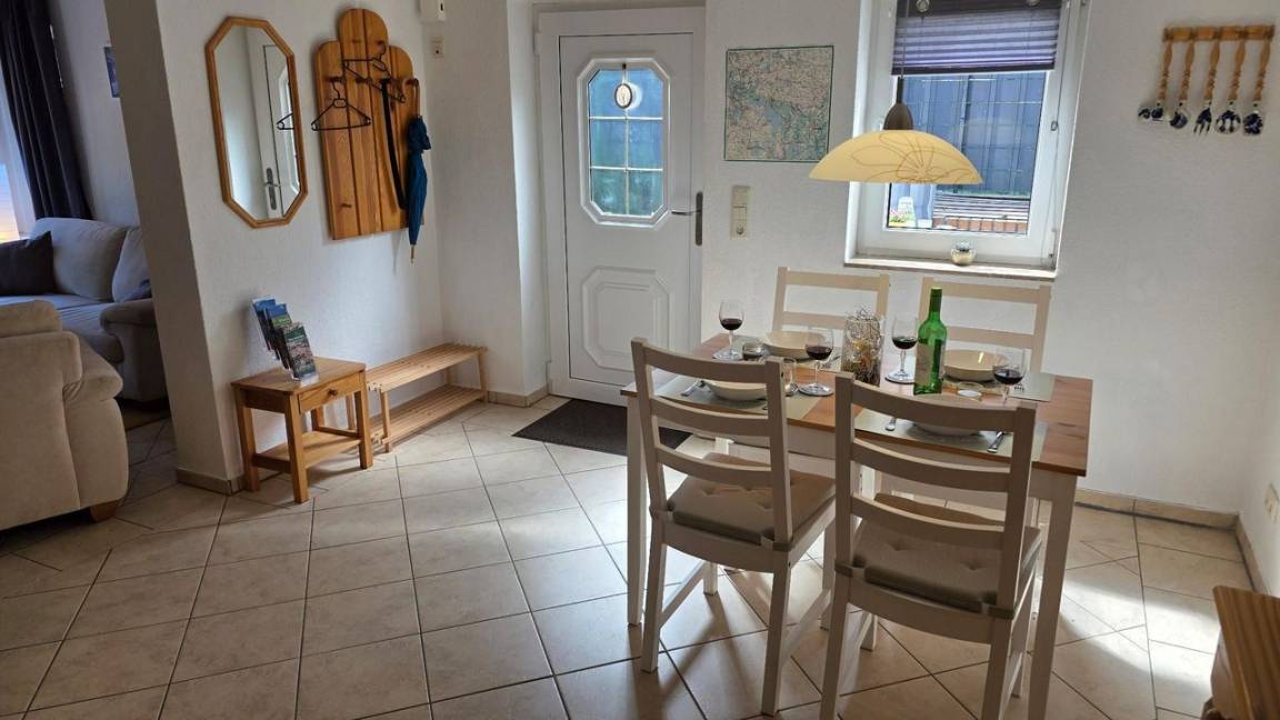 65 M² Ferienhaus ∙ 1 Schlafzimmer ∙ 2 Gäste - Waren (Müritz)