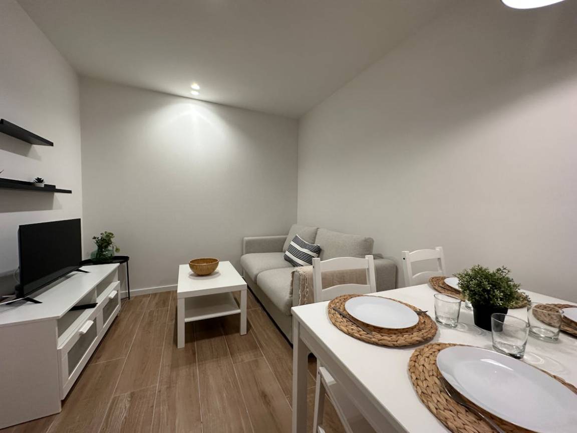 50 M² Apartamento ∙ 3 Habitaciones ∙ 4 Huéspedes - Getafe