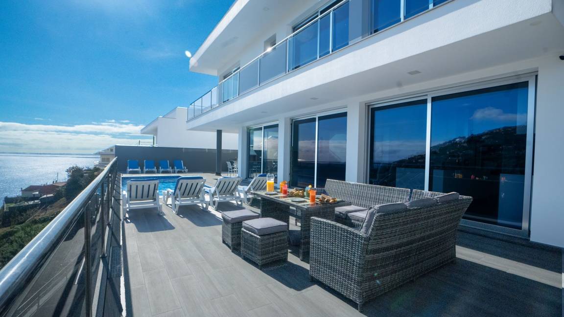 300 M² Ferienhaus ∙ 4 Schlafzimmer ∙ 8 Gäste - Ribeira Brava