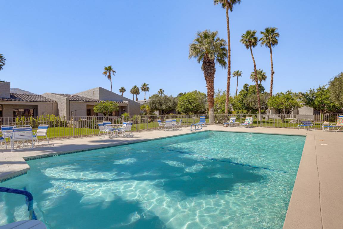 137 M² Apartment ∙ 2 Bedrooms ∙ 5 Guests - Palm Springs, CA