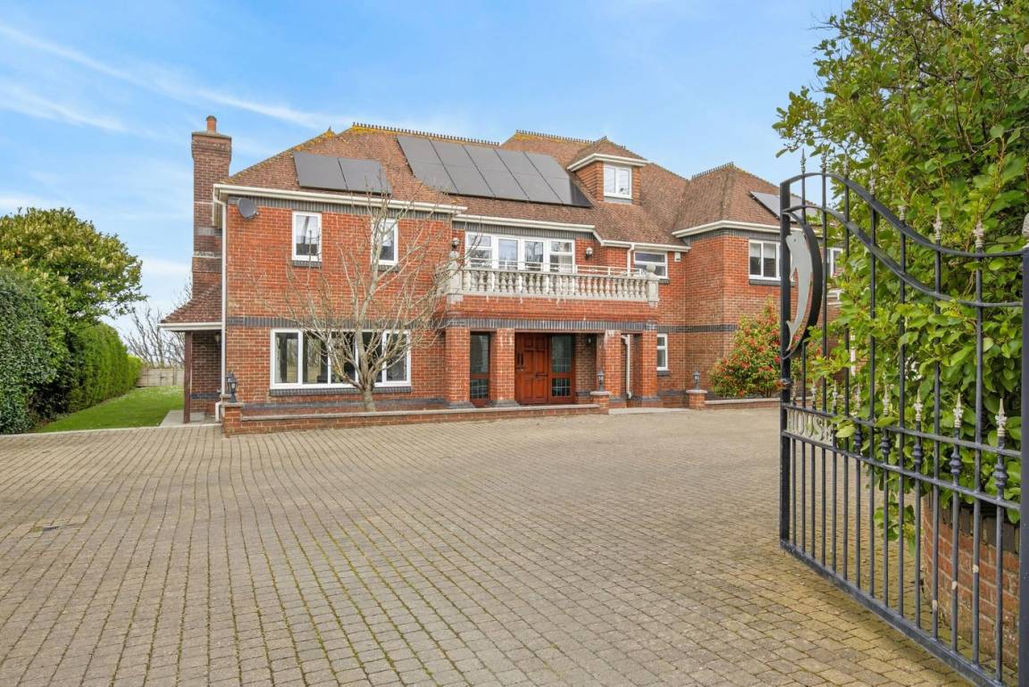 Cottage ∙ 6 Bedrooms ∙ 12 Guests - Westward Ho!