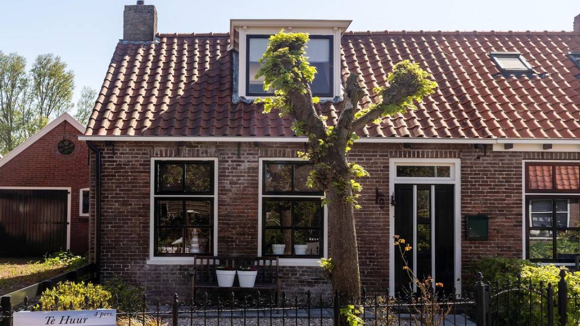 180 M² House ∙ 4 Bedrooms ∙ 8 Guests - Ameland