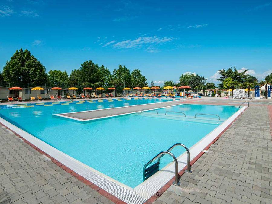 30 M² Caravan ∙ 2 Bedrooms ∙ 4 Guests - Sirmione