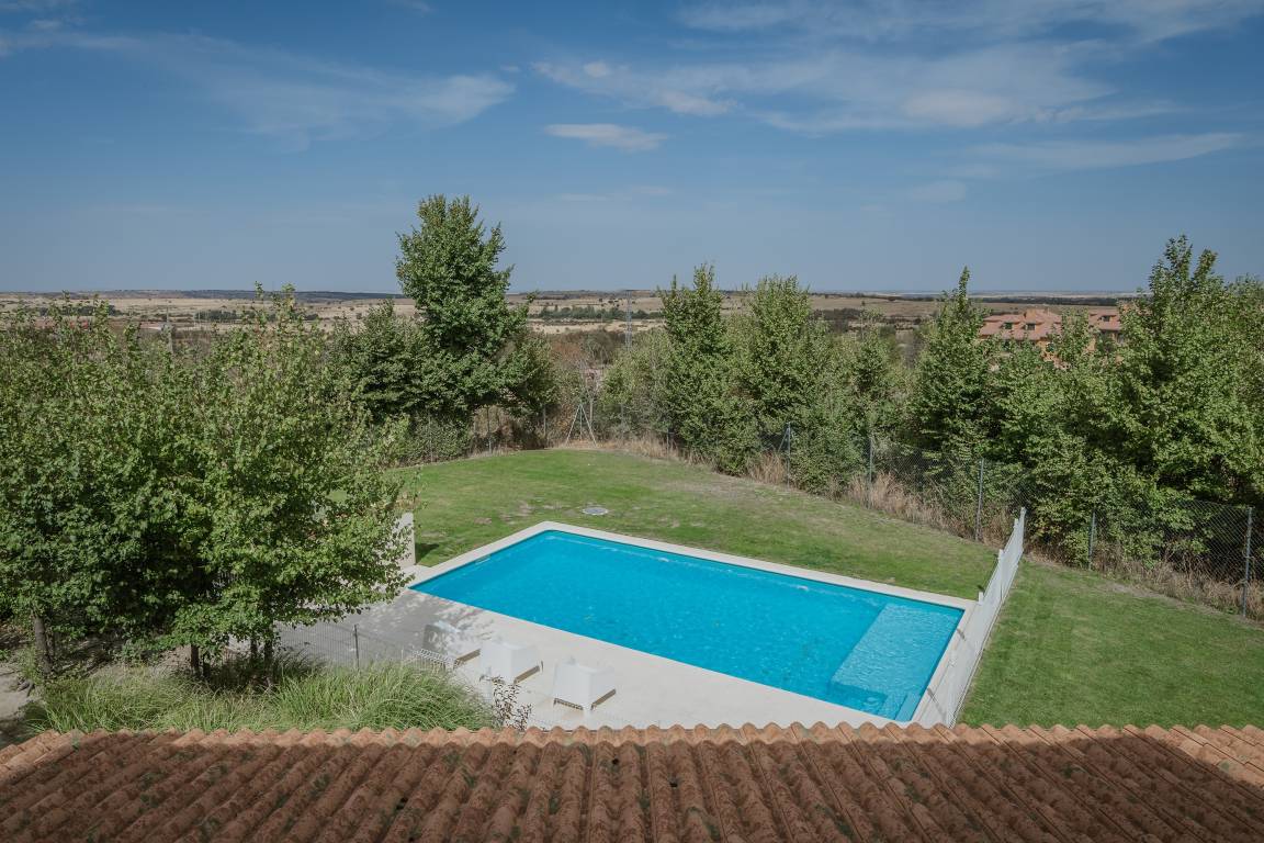 264 M² House ∙ 5 Bedrooms ∙ 13 Guests - Segovia