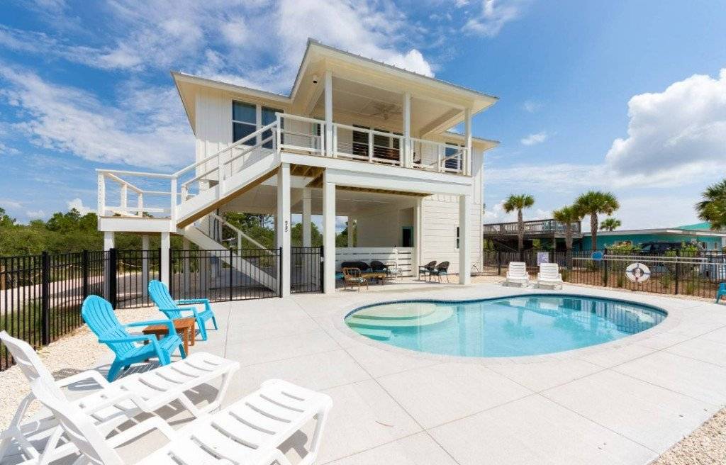 130 M² House ∙ 4 Bedrooms ∙ 9 Guests - St. George Island, FL