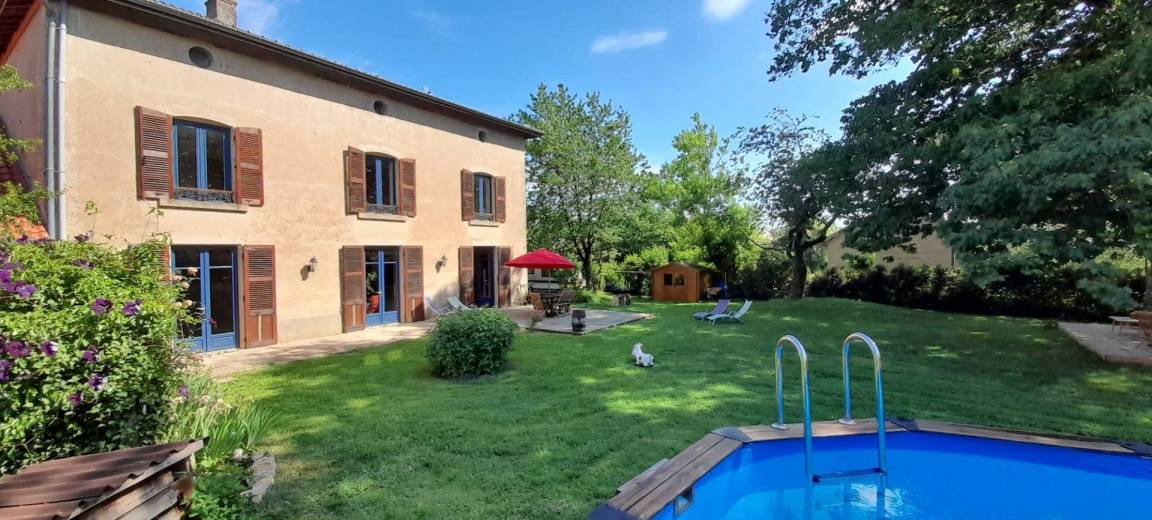 207 M² Gîte ∙ 5 Chambres ∙ 15 Personnes - Ain