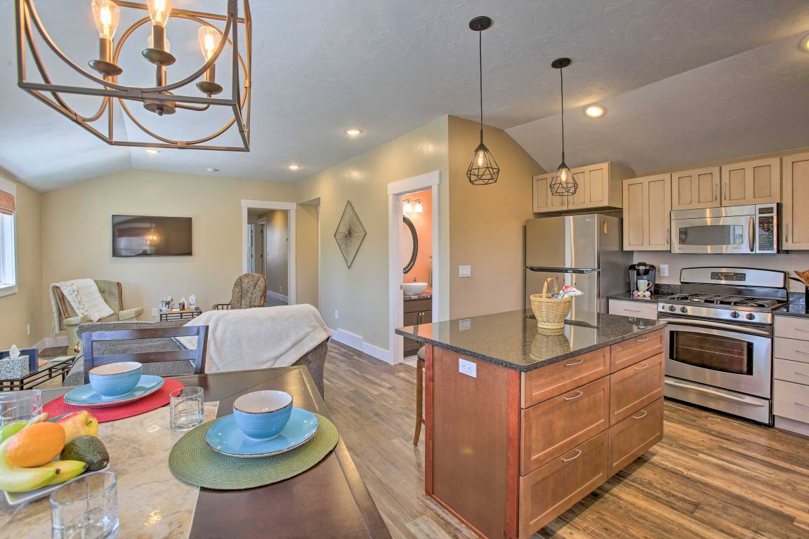 111 M² Apartment ∙ 2 Bedrooms ∙ 4 Guests - Ludington, MI