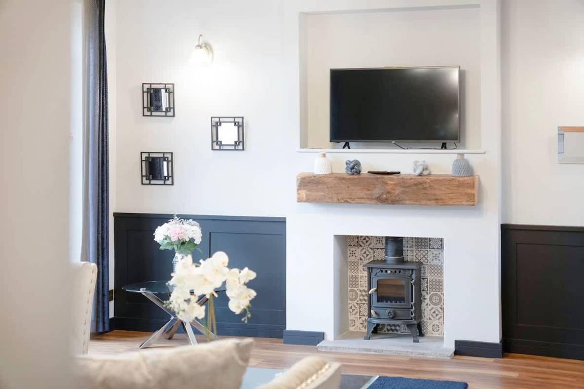 Apartment ∙ 2 Bedrooms ∙ 4 Guests - Durham