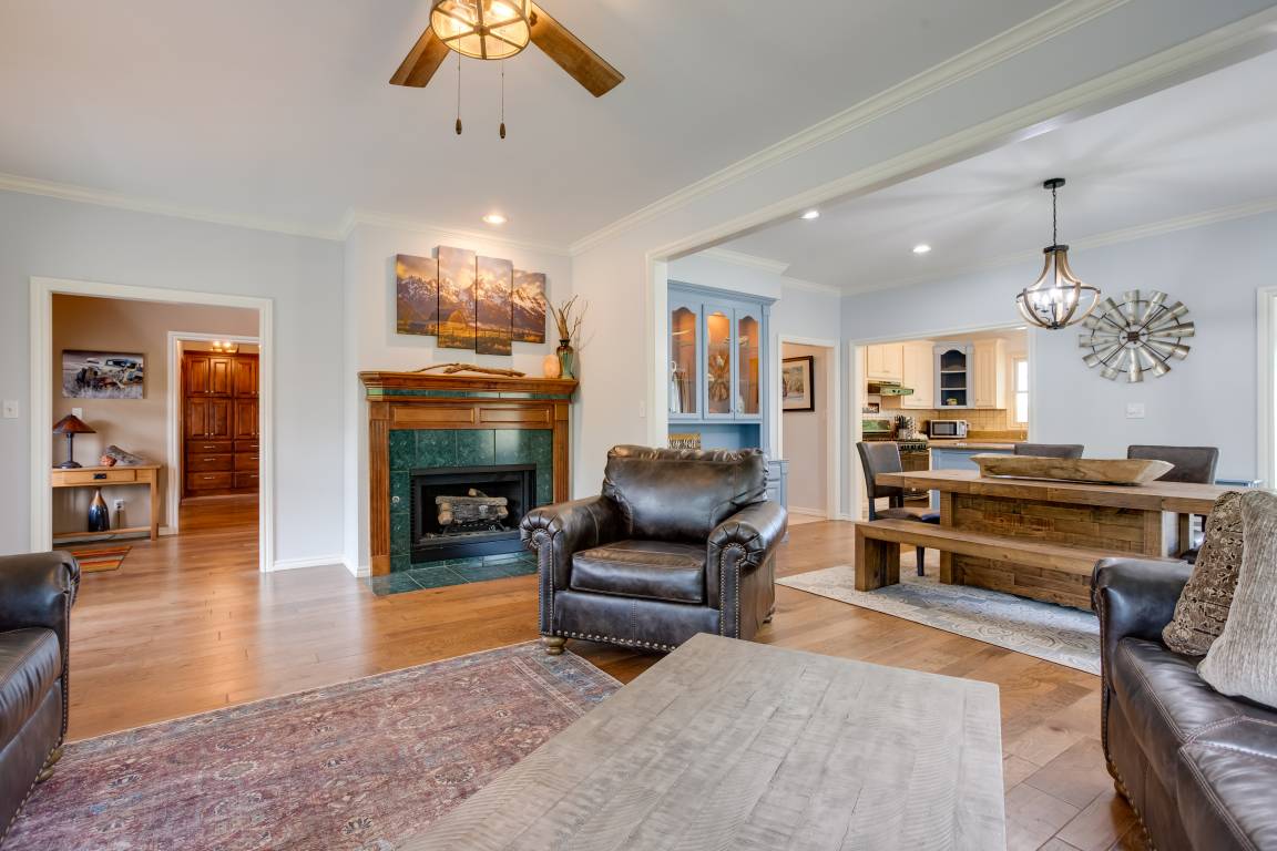 250 M² House ∙ 4 Bedrooms ∙ 8 Guests - Guthrie Lake, OK