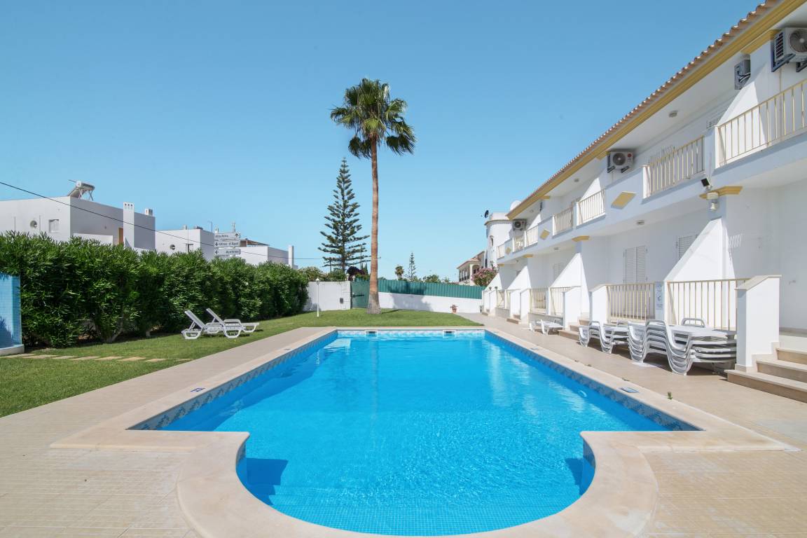 180 M² Villa ∙ 4 Bedrooms ∙ 9 Guests - Faro District