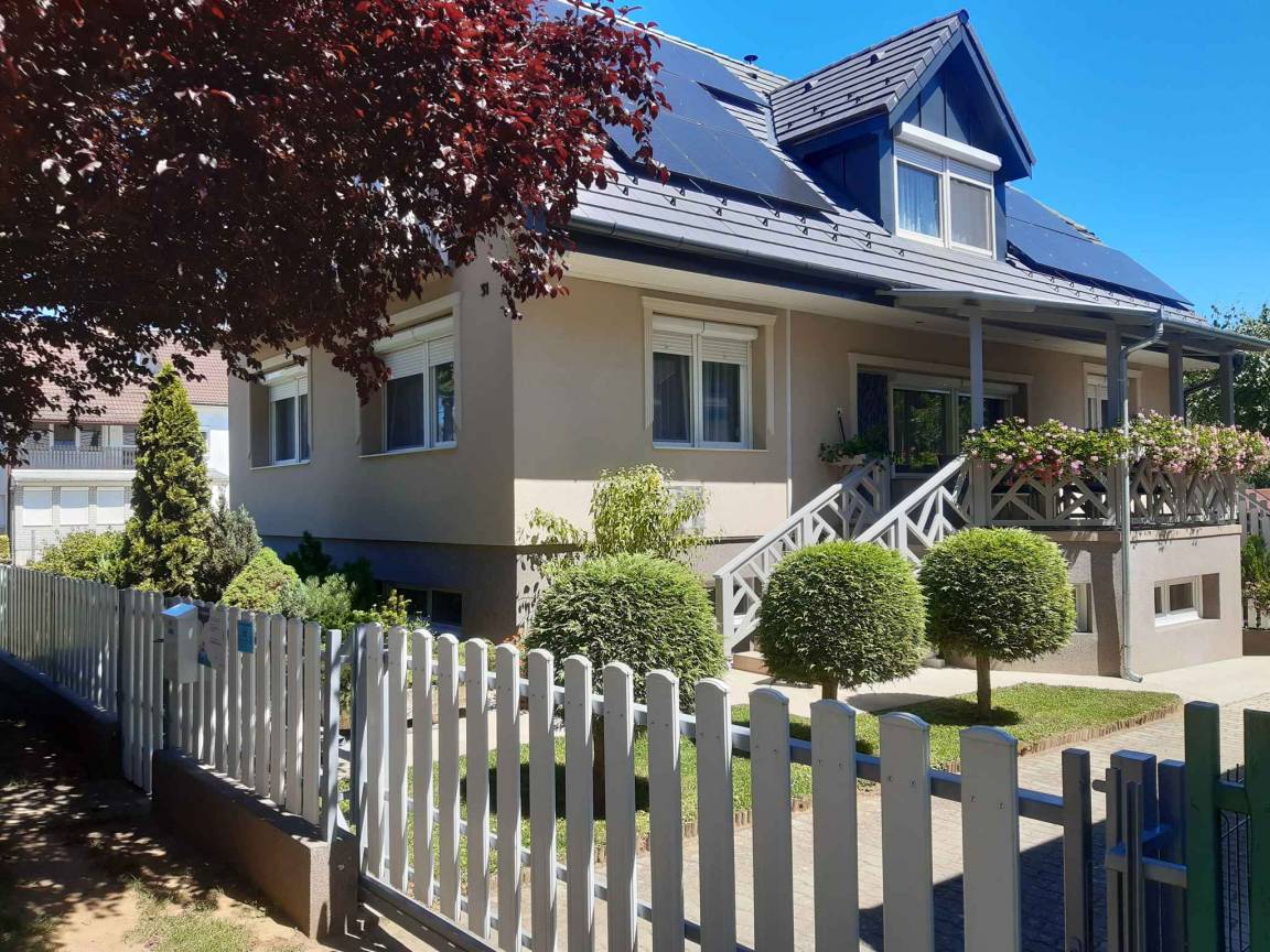 220 M² Ferienhaus ∙ 6 Schlafzimmer ∙ 12 Gäste - Plattensee