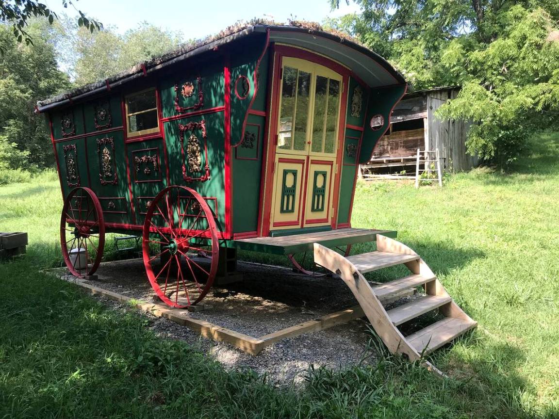Caravana ∙ 1 Habitación ∙ 2 Huéspedes - Hillsville, VA