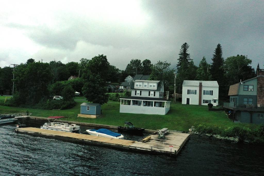 Cottage ∙ 4 Bedrooms ∙ 6 Guests - Moosehead Lake, ME