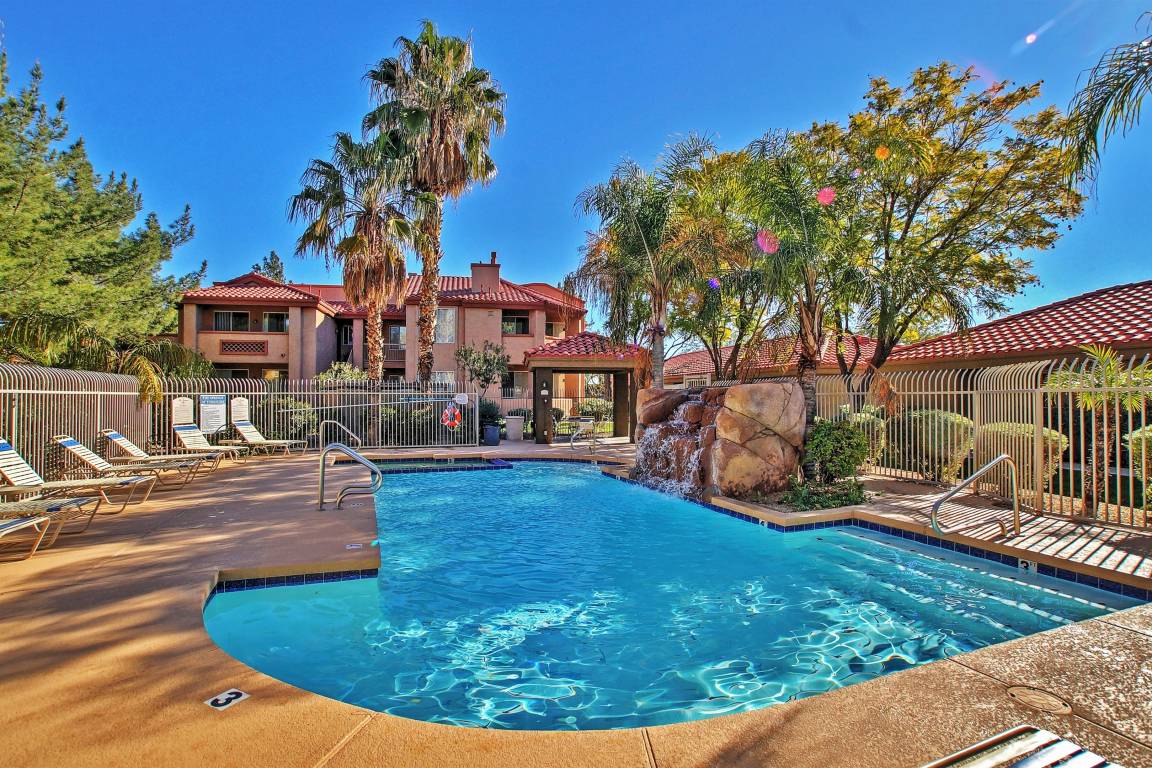 83 M² Apartment ∙ 2 Bedrooms ∙ 5 Guests - Phoenix, AZ
