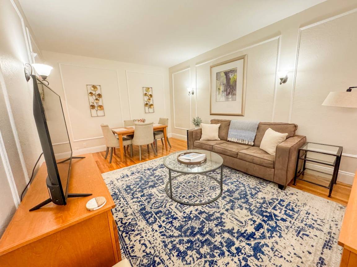 Apartment ∙ 2 Bedrooms ∙ 4 Guests - Belmont, MA