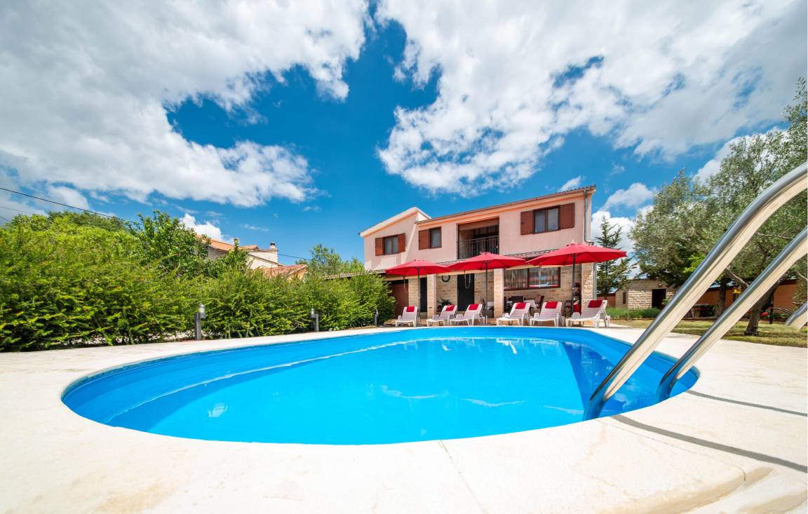 195 M² House ∙ 3 Bedrooms ∙ 6 Guests - Benkovac