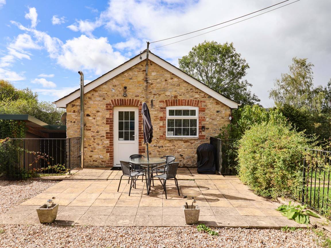 Cottage ∙ 2 Bedrooms ∙ 4 Guests - Axminster