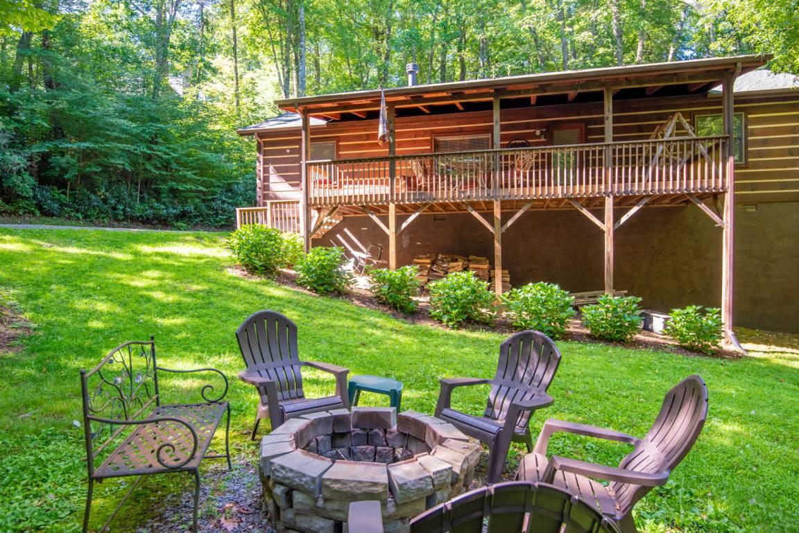 Cabin ∙ 2 Bedrooms ∙ 6 Guests - Boone, NC
