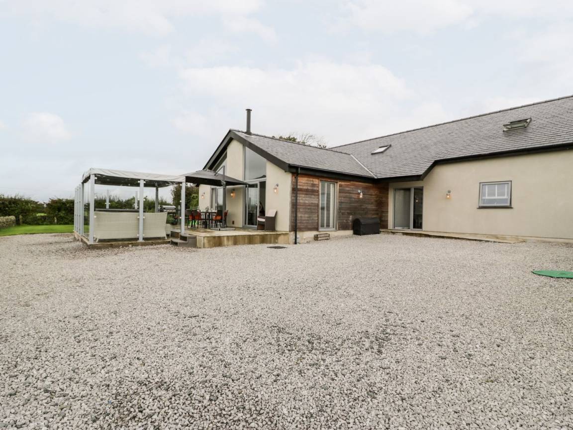 Cottage ∙ 5 Bedrooms ∙ 10 Guests - Anglesey