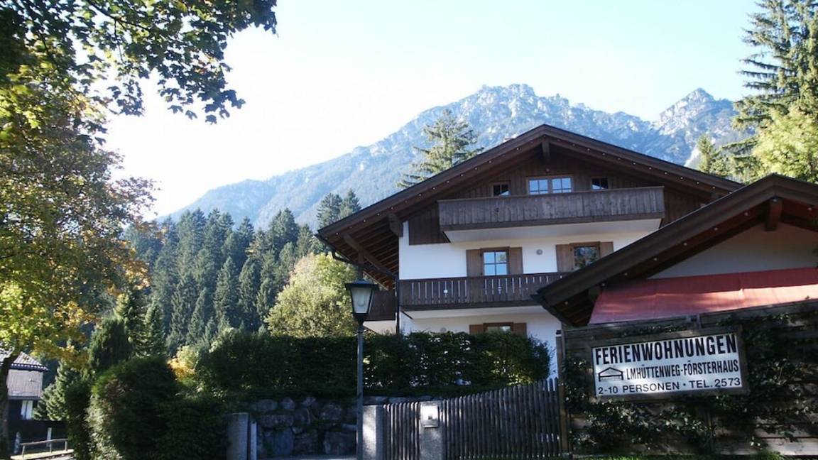 98 M² House ∙ 3 Bedrooms ∙ 9 Guests - Garmisch-Partenkirchen