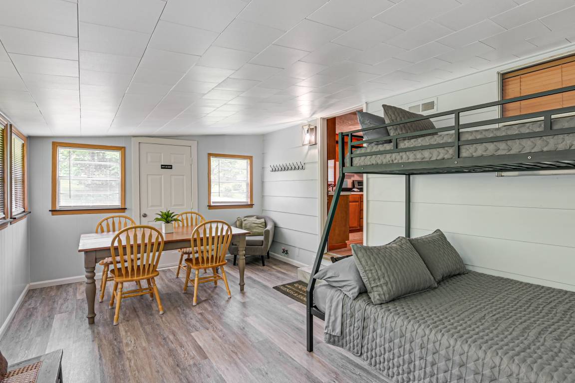 102 M² House ∙ 2 Bedrooms ∙ 7 Guests - Brush Creek Falls, Freeman