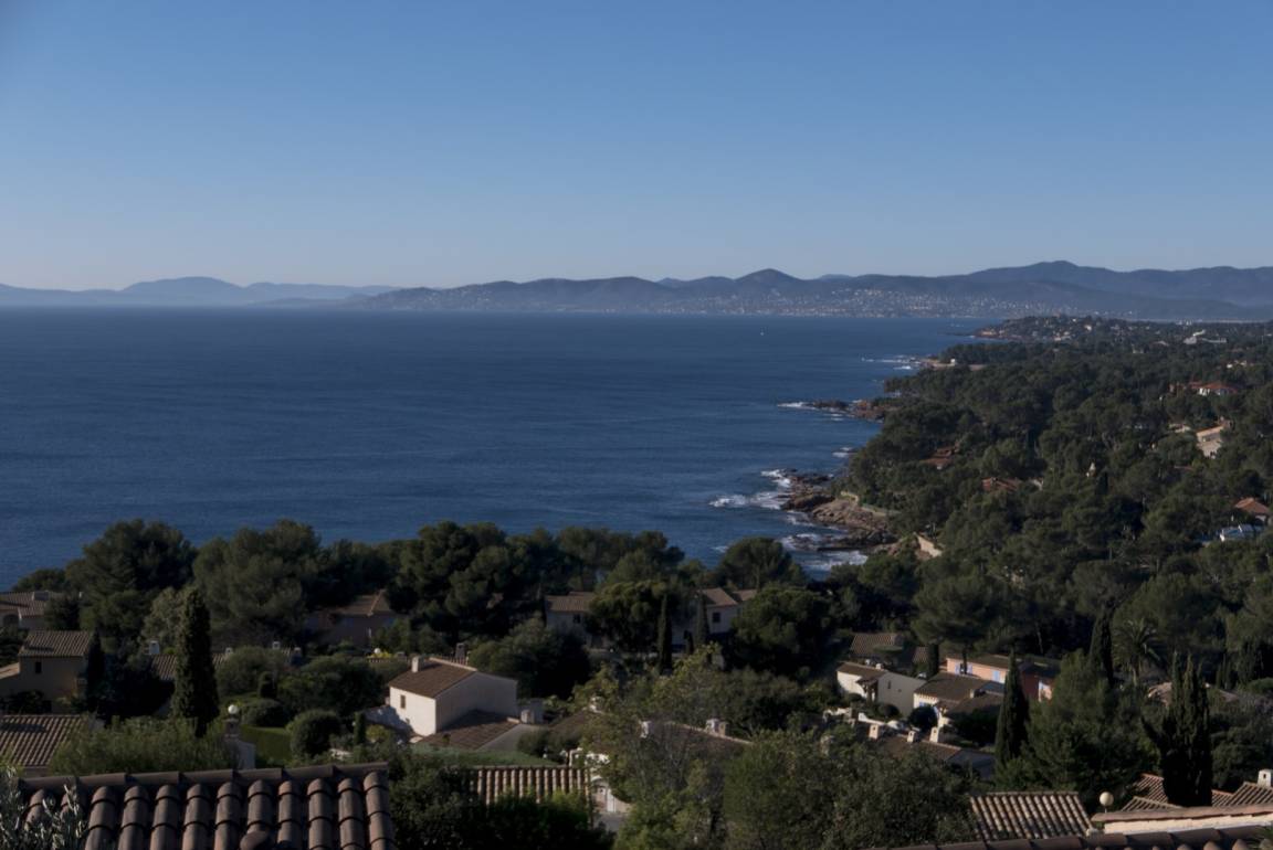 47 M² House ∙ 2 Bedrooms ∙ 4 Guests - Cap Estérel