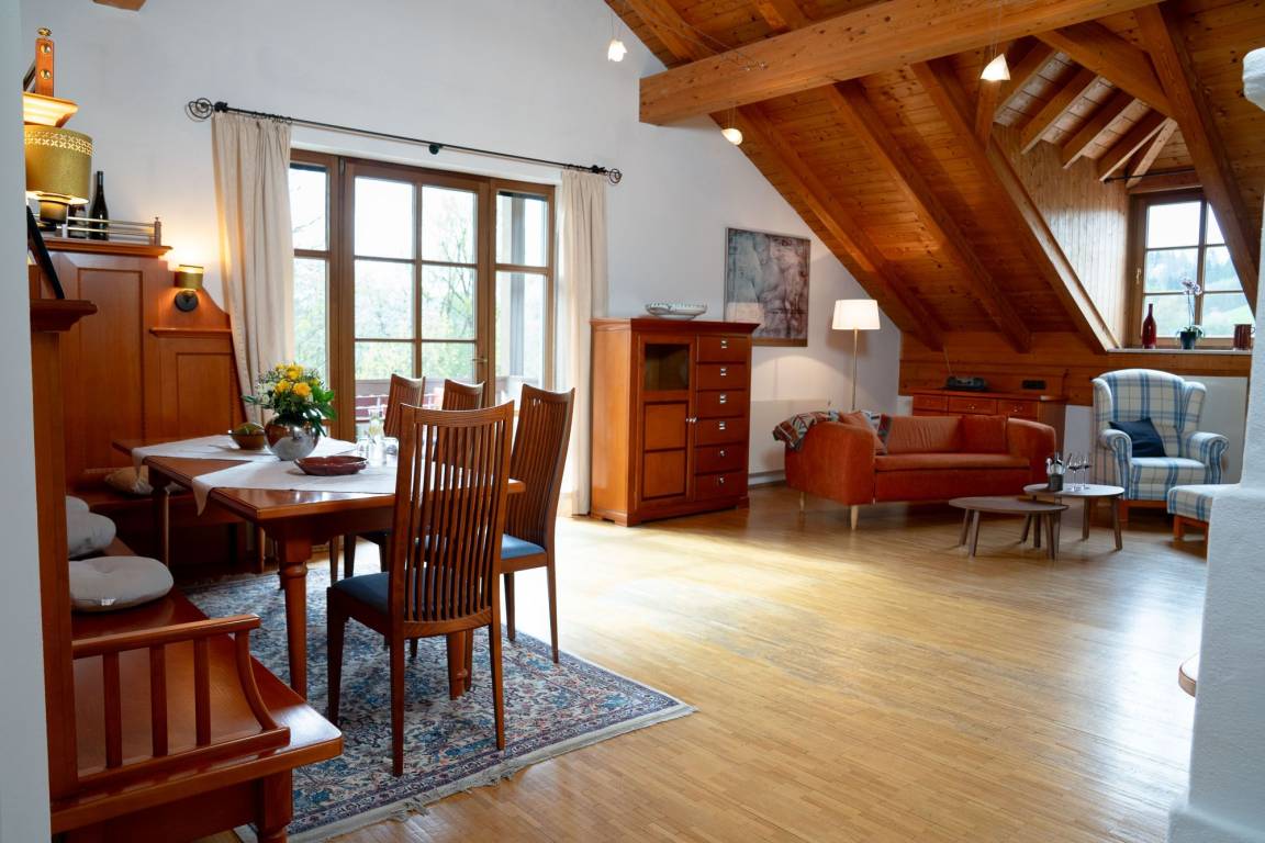100 M² Ferienwohnung ∙ 2 Schlafzimmer ∙ 4 Gäste - Taching am See