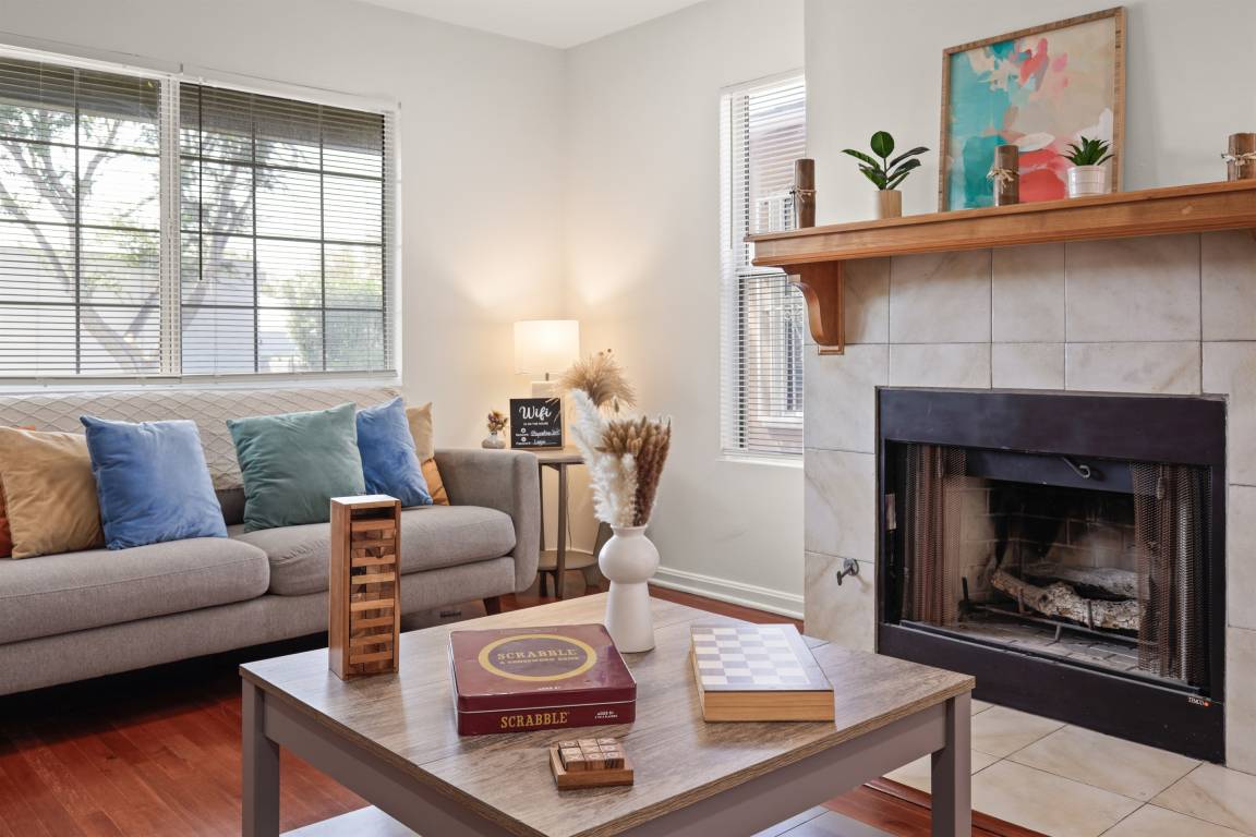 186 M² House ∙ 4 Bedrooms ∙ 16 Guests - Hollywood, CA