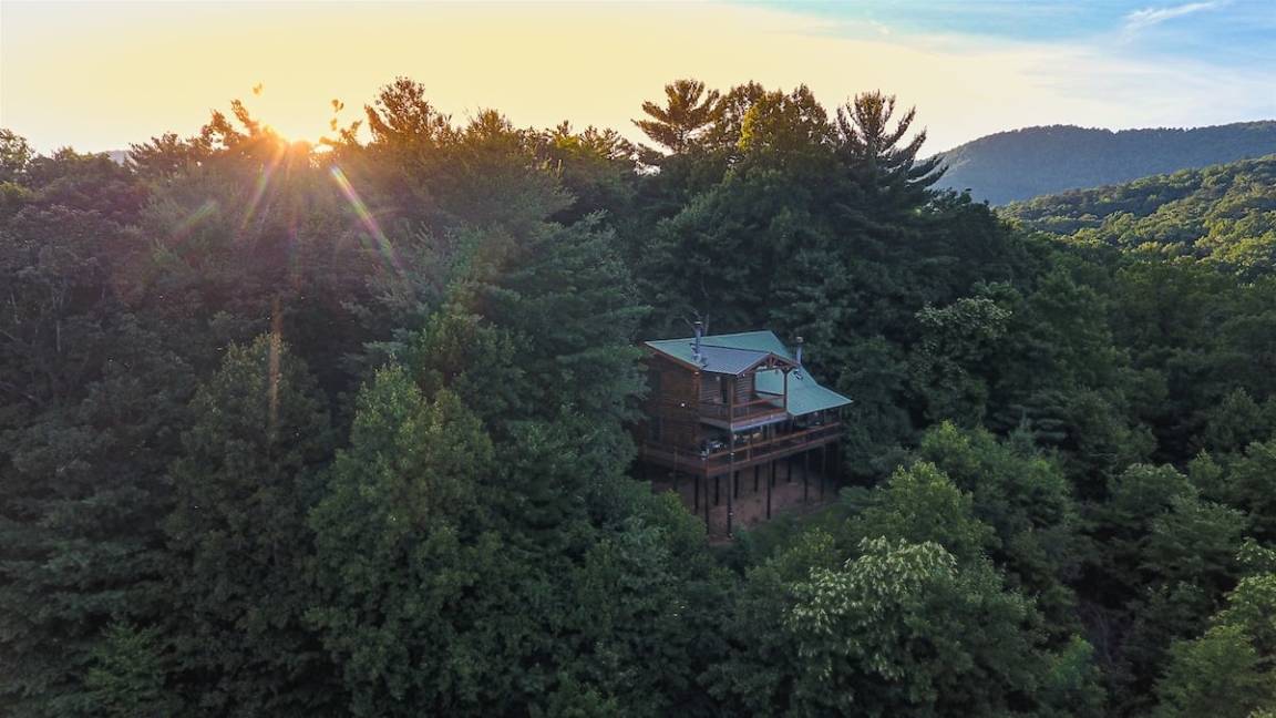 Cabin ∙ 1 Bedroom ∙ 2 Guests - Cherry Log, GA