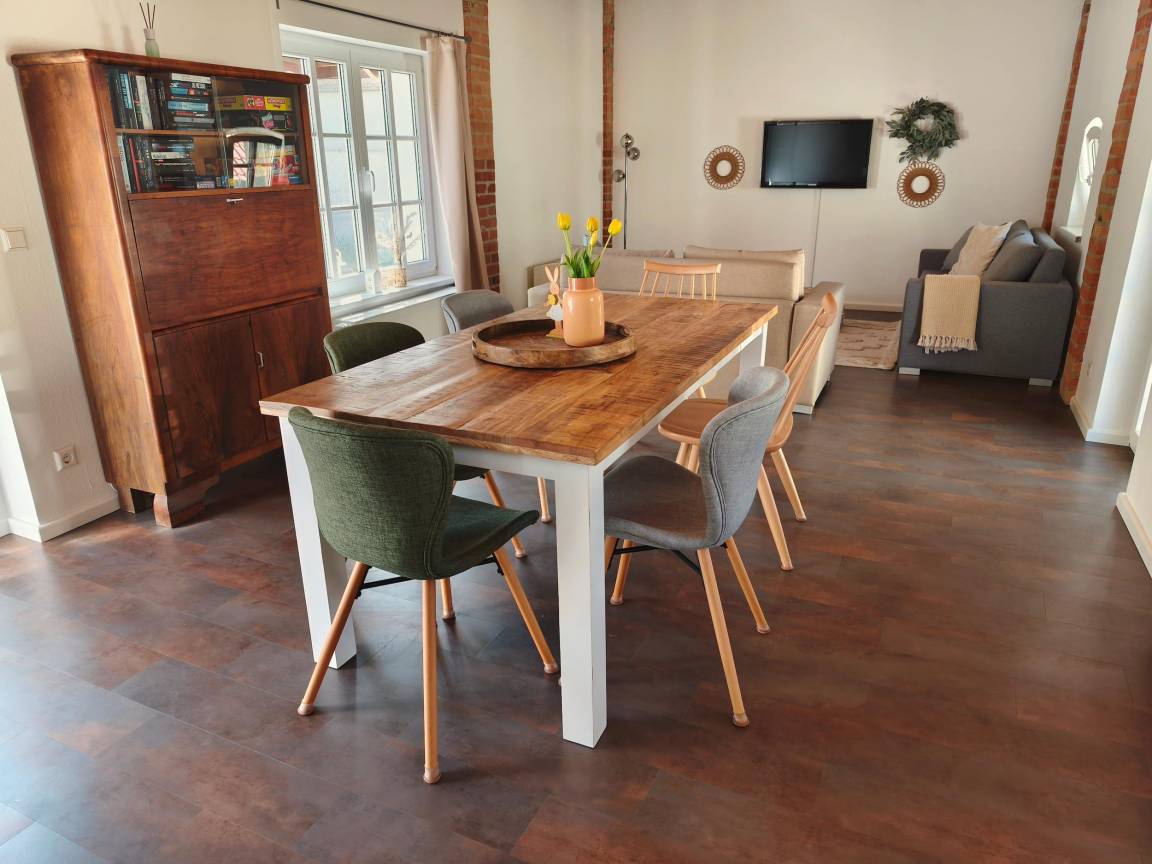 75 M² Ferienwohnung ∙ 1 Schlafzimmer ∙ 4 Gäste - Freyburg (Unstrut)
