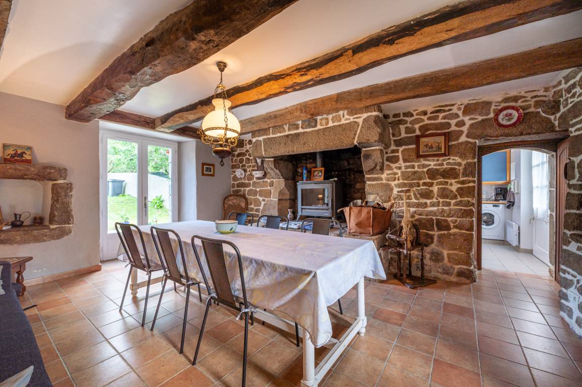 73 M² Apartment ∙ 2 Bedrooms ∙ 4 Guests - Étel