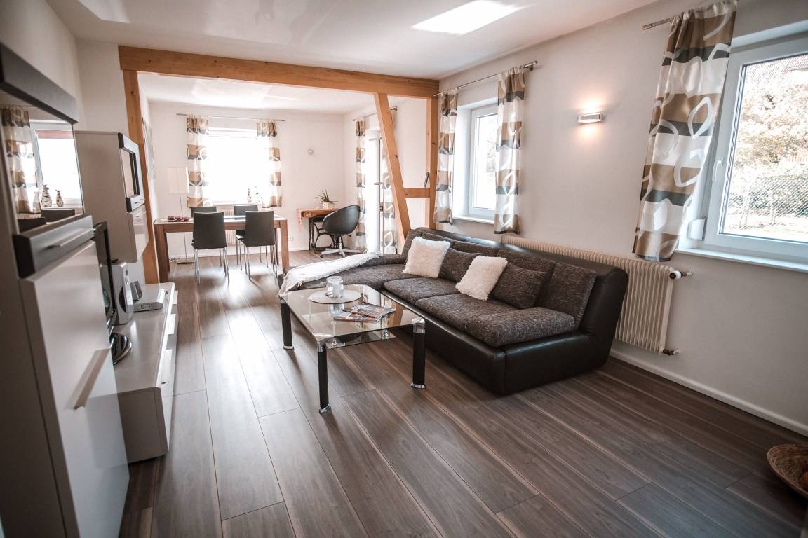 63 M² Ferienwohnung ∙ 1 Schlafzimmer ∙ 4 Gäste - Altensteig