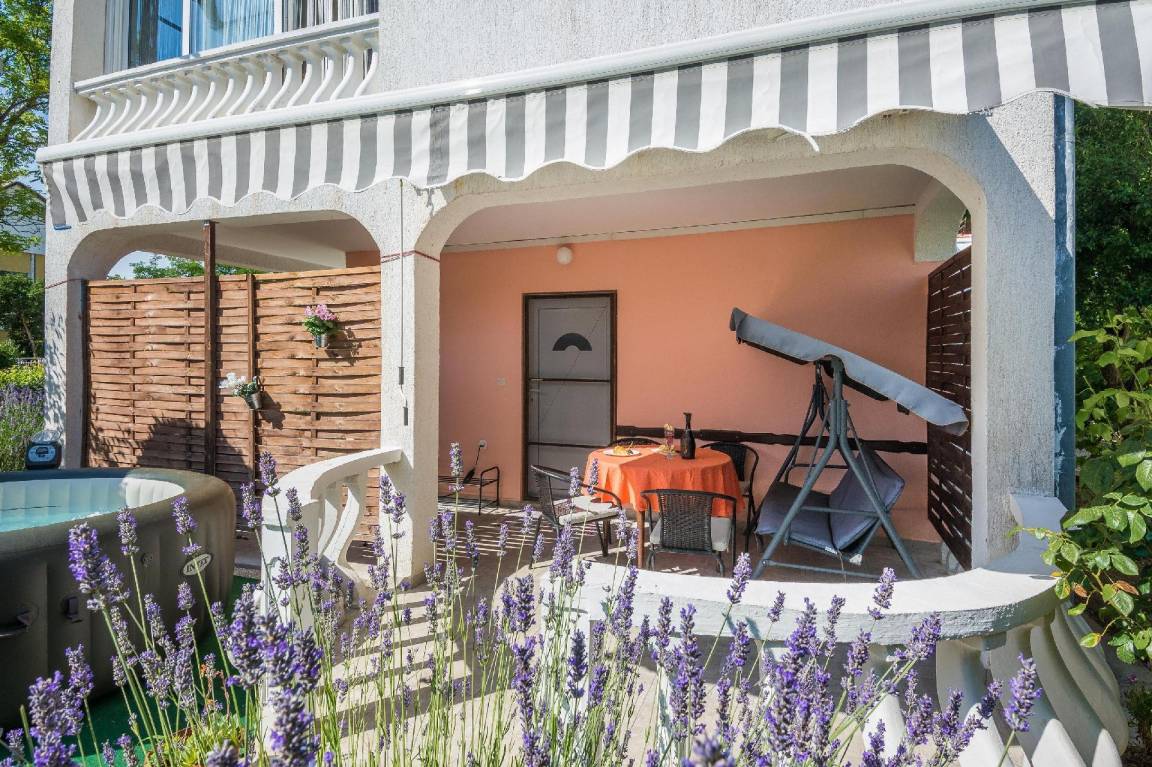 50 M² Apartment ∙ 2 Bedrooms ∙ 4 Guests - Privlaka