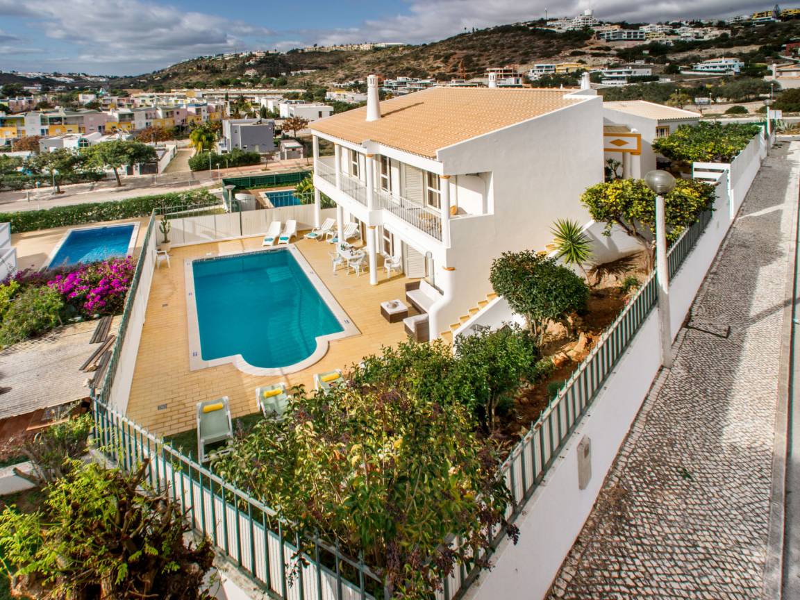 230 M² House ∙ 4 Bedrooms ∙ 8 Guests - Albufeira
