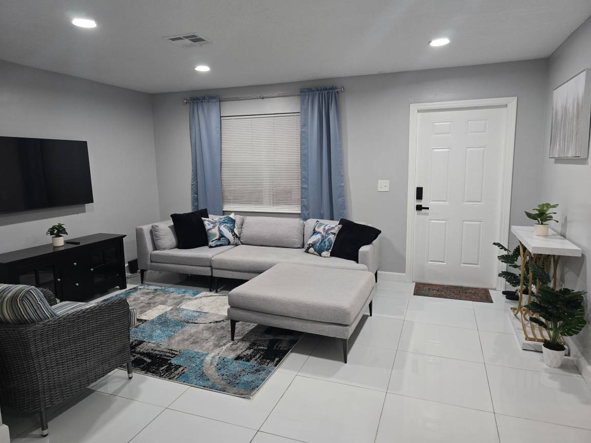 House ∙ 3 Bedrooms ∙ 6 Guests - Homestead, FL
