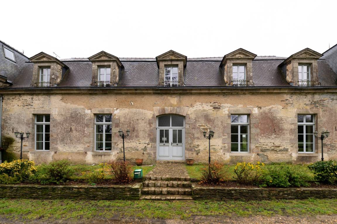 380 M² Maison De Vacances ∙ 4 Chambres ∙ 15 Personnes - Ploërmel