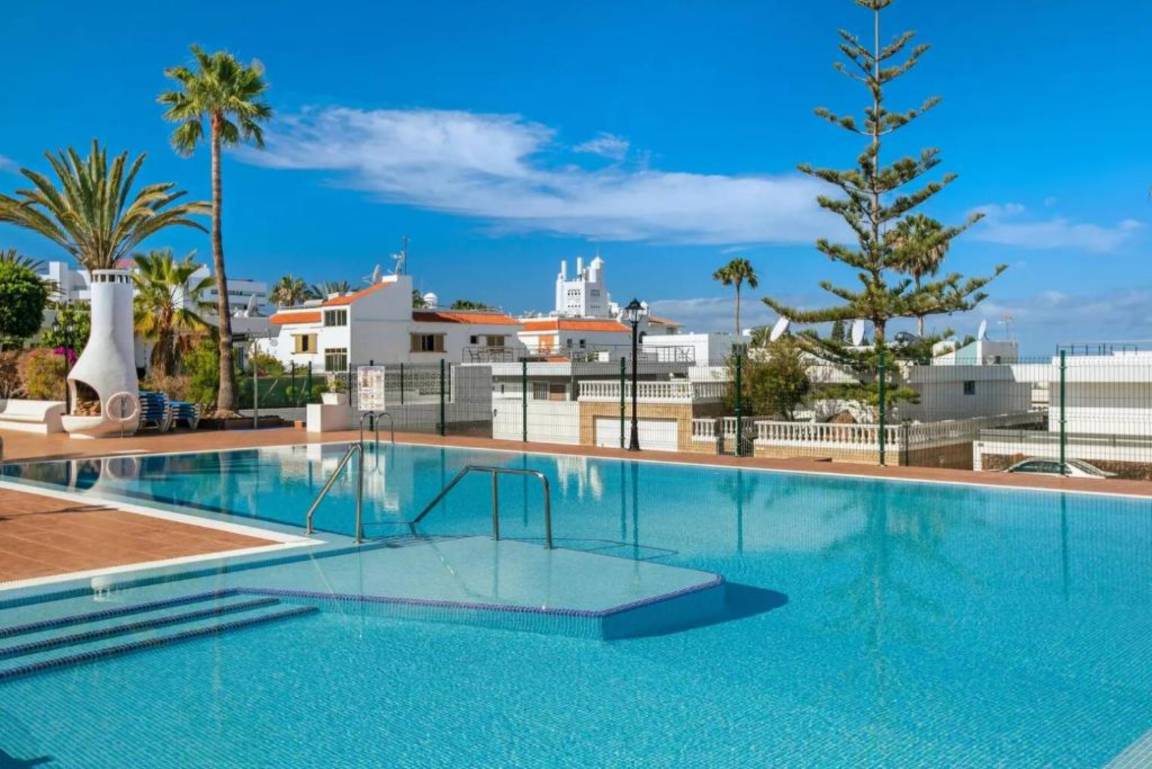 80 M² Apartamento ∙ 2 Habitaciones ∙ 4 Huéspedes - Costa Adeje