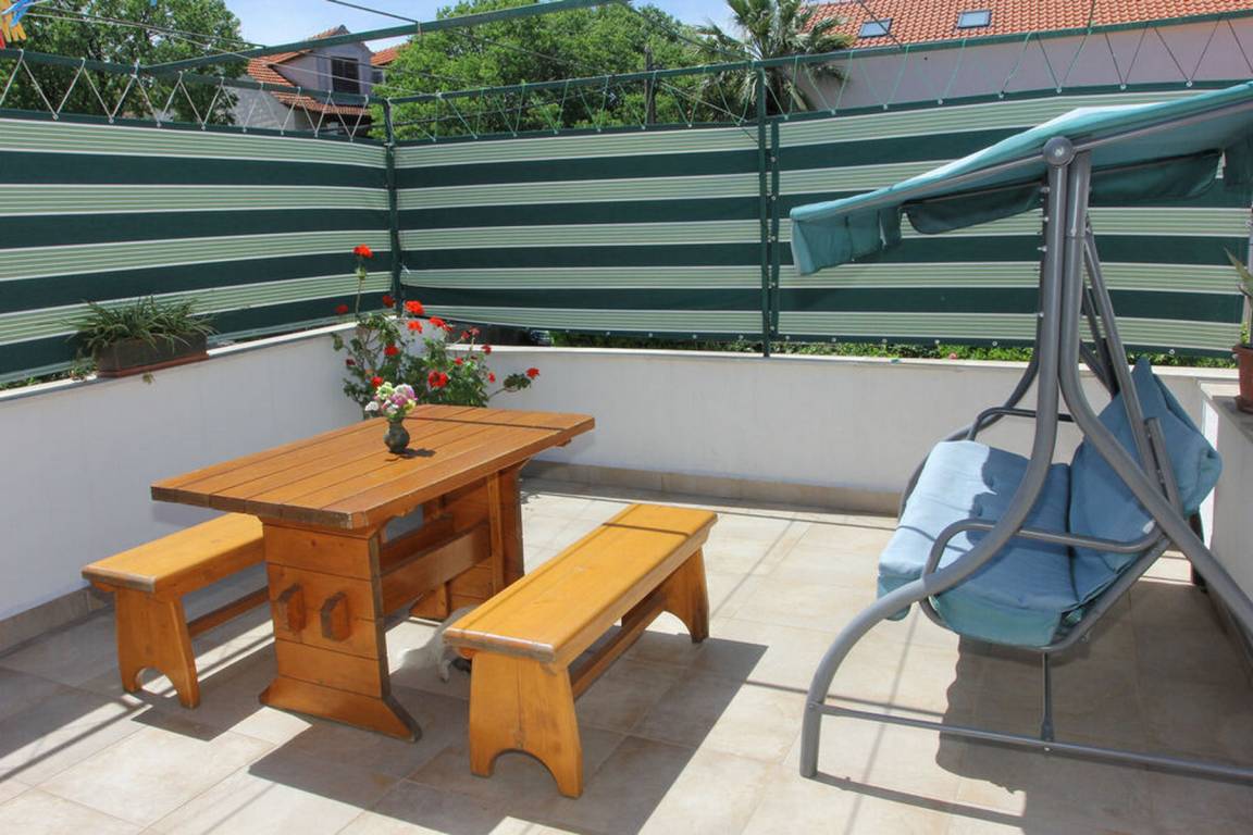 90 M² Ferienwohnung ∙ 3 Schlafzimmer ∙ 6 Gäste - Supetar