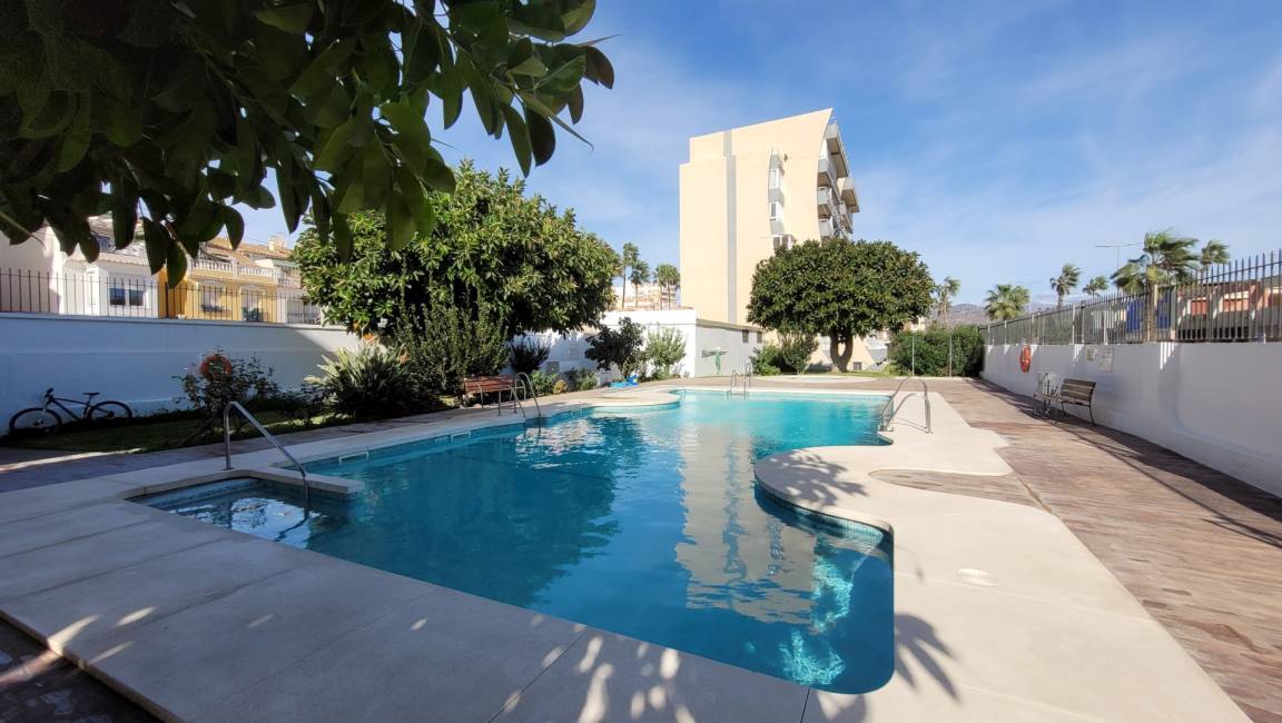 75 M² Apartamento ∙ 2 Habitaciones ∙ 4 Huéspedes - Vélez-Málaga