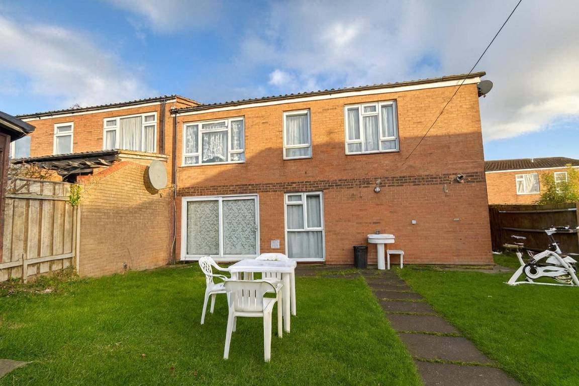 75 M² House ∙ 3 Bedrooms ∙ 6 Guests - High Wycombe