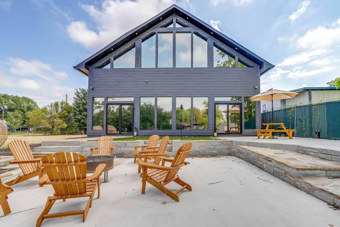 204 M² House ∙ 4 Bedrooms ∙ 10 Guests - Granbury, TX