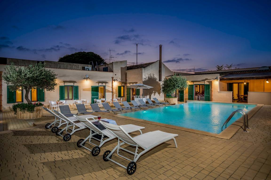 500 M² Villa ∙ 7 Slaapkamers ∙ 16 Gasten - Marsala